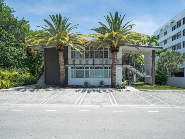 Luxury apartment complex for rent in Bay Harbor Islands, United States