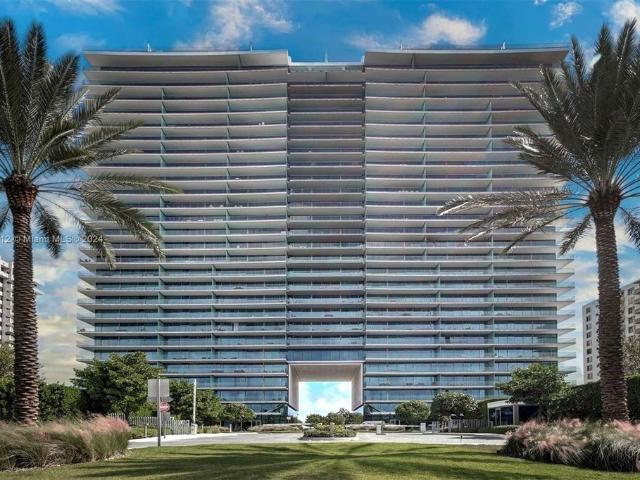 Luxury apartment complex for rent in Bal Harbour, Florida