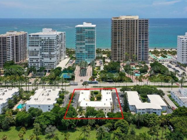 Luxury apartment complex for rent in Bal Harbour, Florida