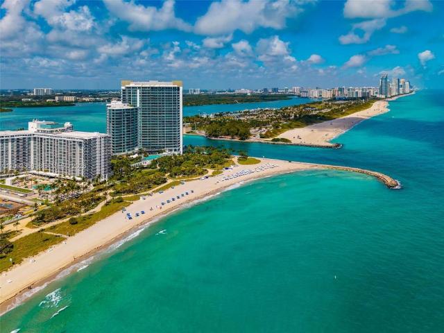 Luxury apartment complex for rent in Bal Harbour, Florida