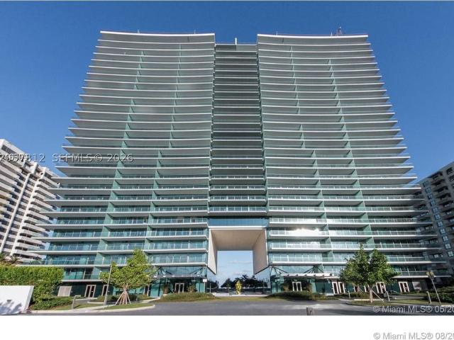 Luxury apartment complex for rent in Bal Harbour, Florida