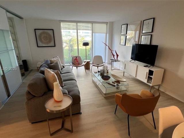 Luxury apartment complex for rent in Bal Harbour, Florida