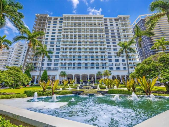 Luxury apartment complex for rent in Bal Harbour, Florida