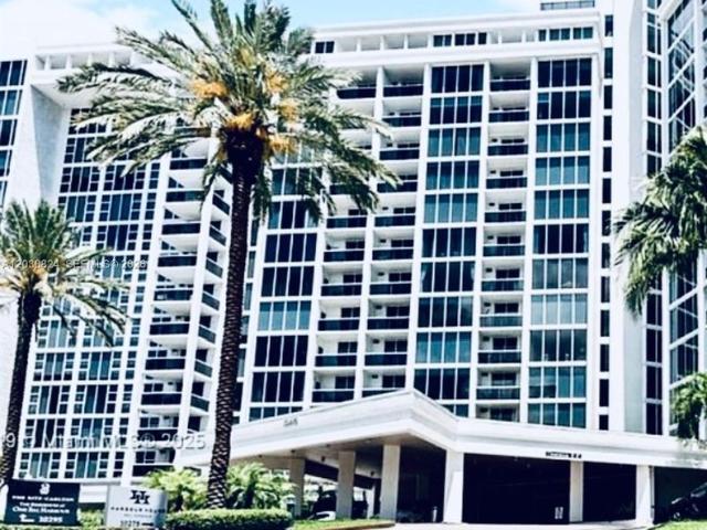 Luxury apartment complex for rent in Bal Harbour, Florida