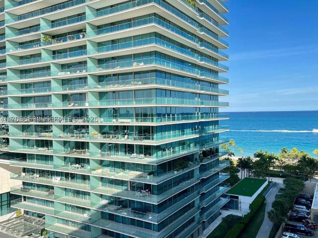 Luxury apartment complex for rent in Bal Harbour, Florida