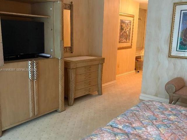 Luxury apartment complex for rent in Bal Harbour, United States