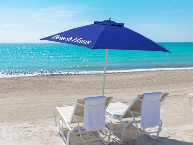 Luxury apartment complex for rent in Bal Harbour, United States