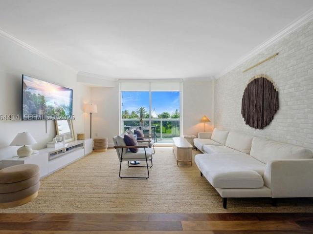Luxury apartment complex for rent in Bal Harbour, United States