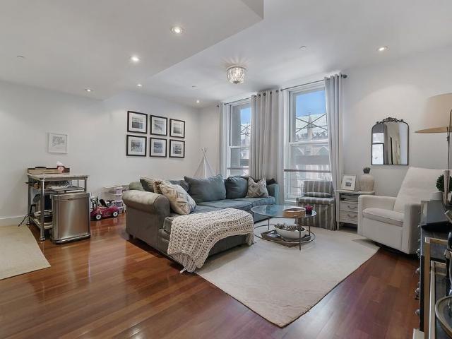 Luxury apartment complex for rent in Brooklyn Heights, United States