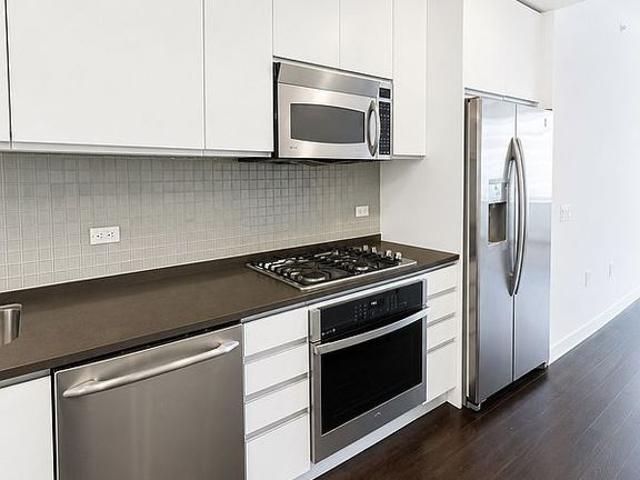Luxury apartment complex for rent in Brooklyn Heights, United States