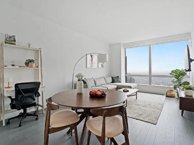 Luxury apartment complex for rent in Brooklyn Heights, United States