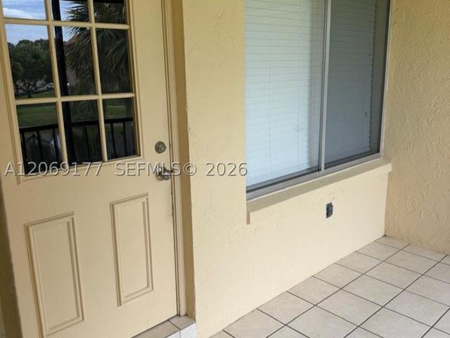 Luxury apartment complex for rent in Green Acres, United States
