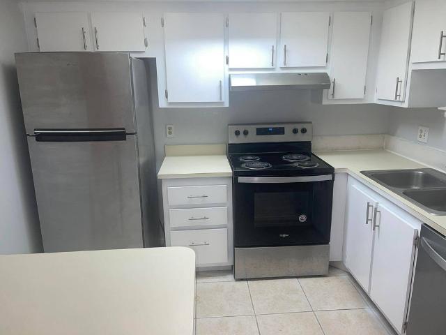 Luxury apartment complex for rent in Greenacres City, Florida