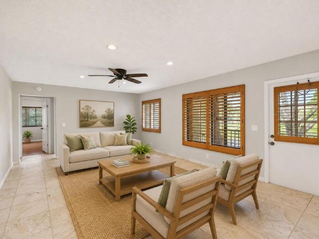 Luxury apartment complex for rent in Greenacres City, Florida
