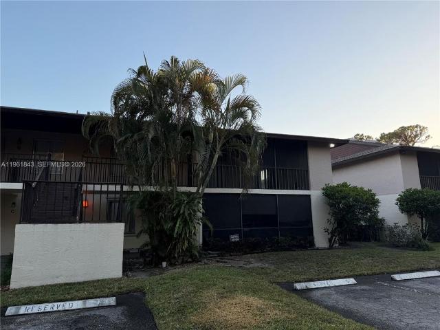 Luxury apartment complex for rent in Greenacres City, United States