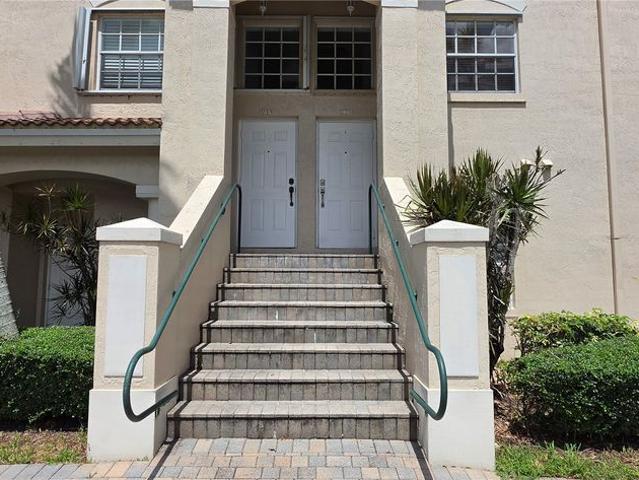 Luxury apartment complex for rent in Doral, Florida