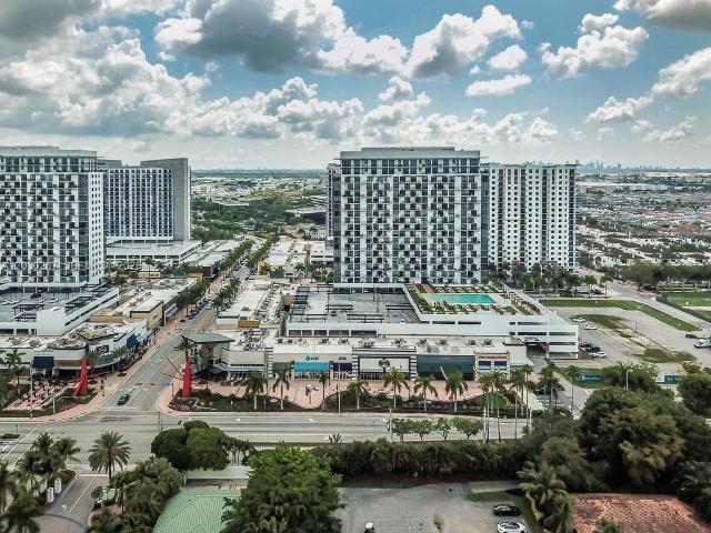 Luxury apartment complex for rent in Doral, Florida