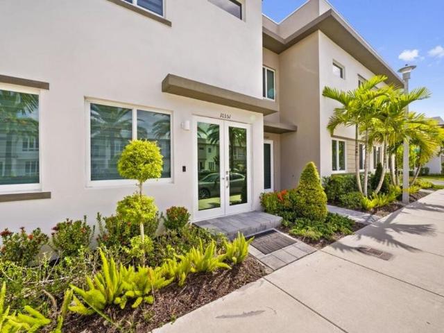 Luxury apartment complex for rent in Doral, Florida