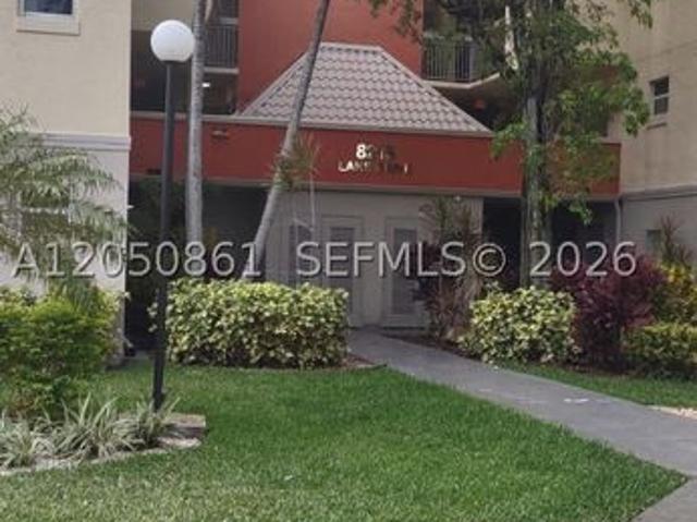 Luxury apartment complex for rent in Doral, Florida