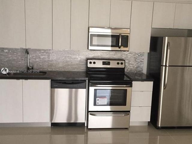 Luxury apartment complex for rent in Doral, Florida