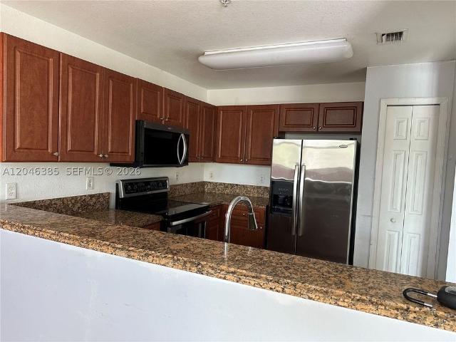 Luxury apartment complex for rent in Doral, Florida