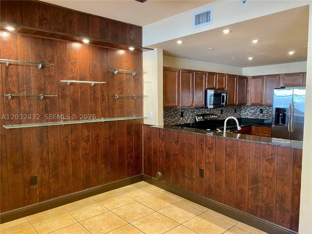 Luxury apartment complex for rent in Doral, Florida
