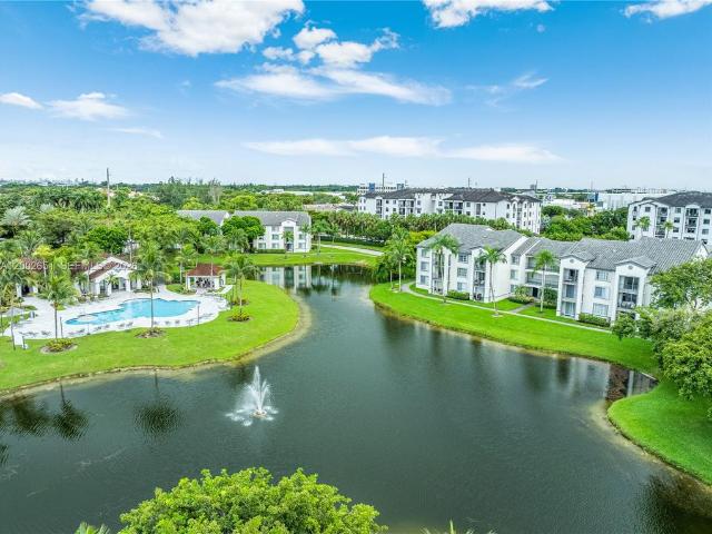 Luxury apartment complex for rent in Doral, Florida