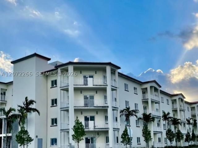 Luxury apartment complex for rent in Doral, Florida