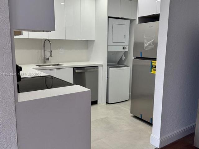 Luxury apartment complex for rent in Doral, Florida