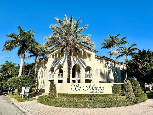 Luxury apartment complex for rent in Doral, Florida