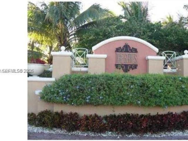 Luxury apartment complex for rent in Doral, Florida