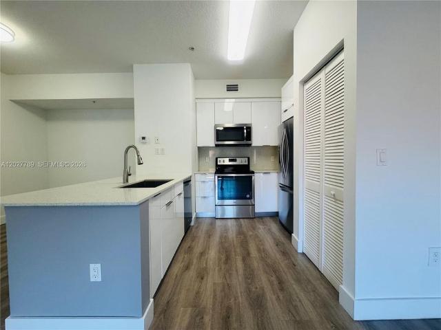 Luxury apartment complex for rent in Doral, Florida