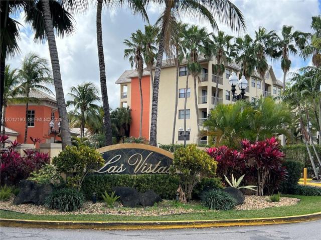 Luxury apartment complex for rent in Doral, Florida