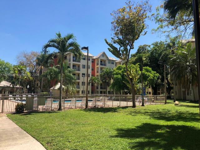 Luxury apartment complex for rent in Doral, Florida