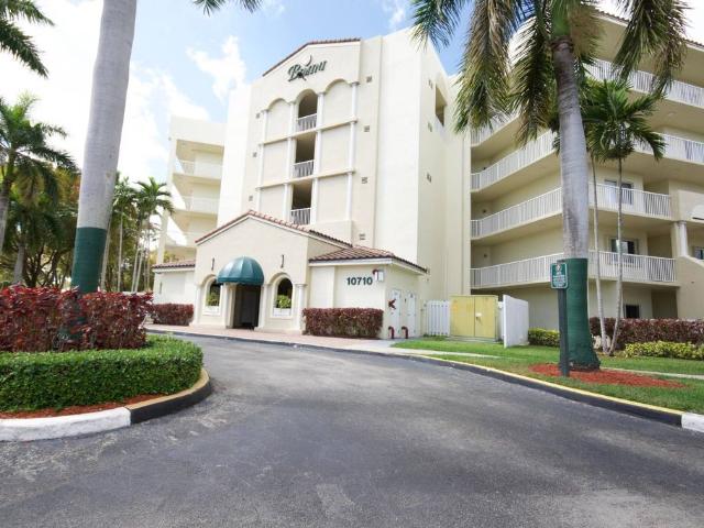 Luxury apartment complex for rent in Doral, Florida
