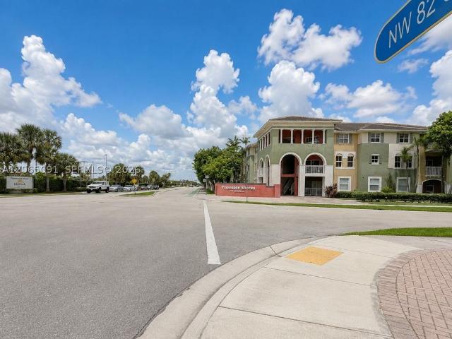 Luxury apartment complex for rent in Doral, Florida