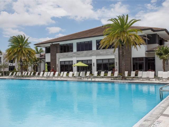 Luxury apartment complex for rent in Doral, Florida