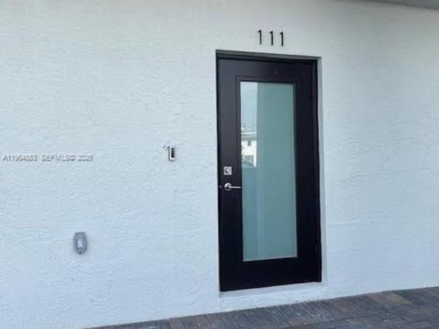 Luxury apartment complex for rent in Doral, Florida