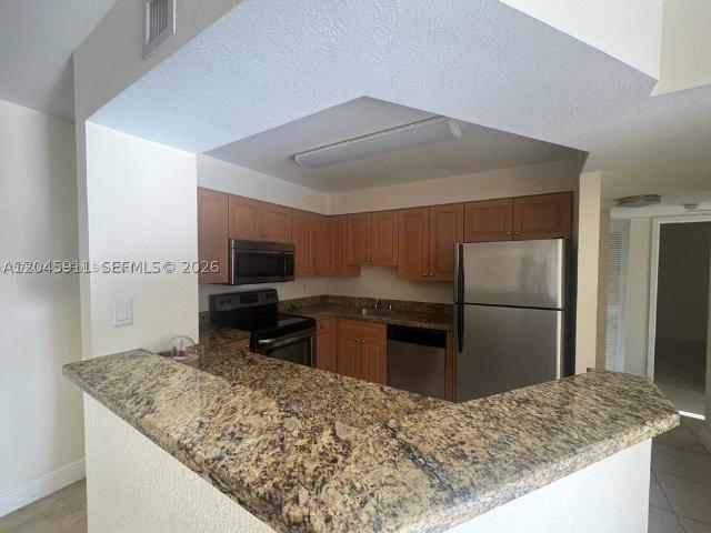 Luxury apartment complex for rent in Doral, Florida