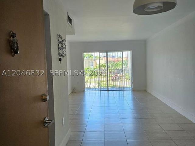 Luxury apartment complex for rent in Doral, Florida