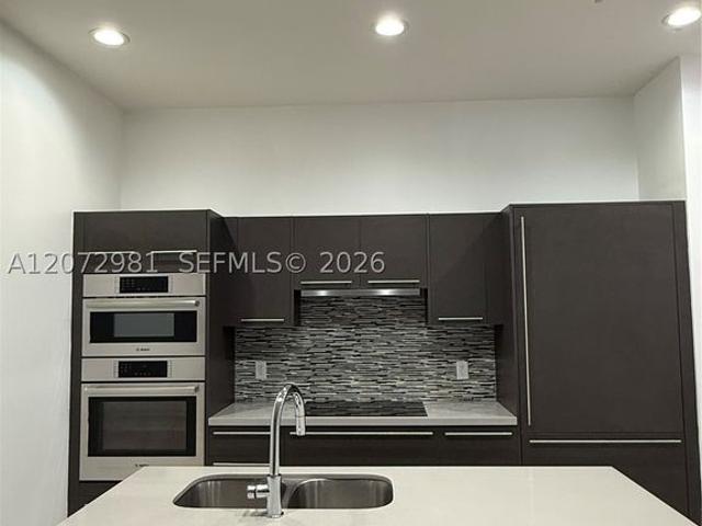 Luxury apartment complex for rent in Doral, Florida