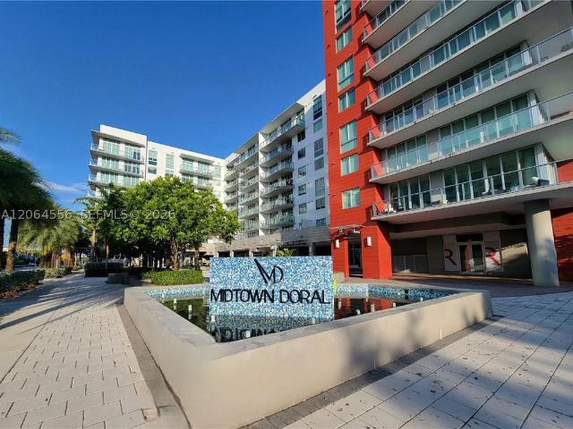 Luxury apartment complex for rent in Doral, Florida