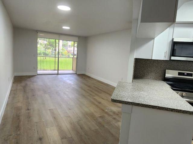 Luxury apartment complex for rent in Doral, Florida