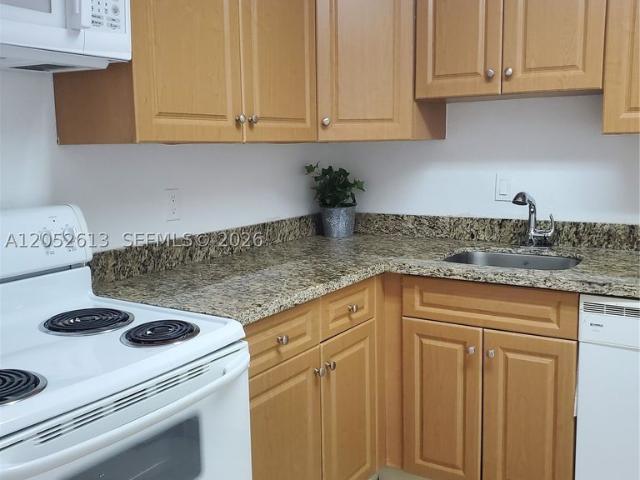 Luxury apartment complex for rent in Doral, Florida