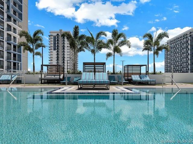 Luxury apartment complex for rent in Doral, Florida