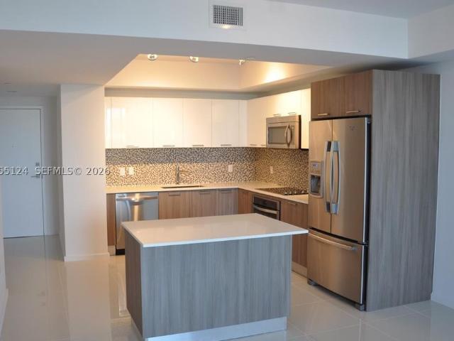 Luxury apartment complex for rent in Doral, Florida
