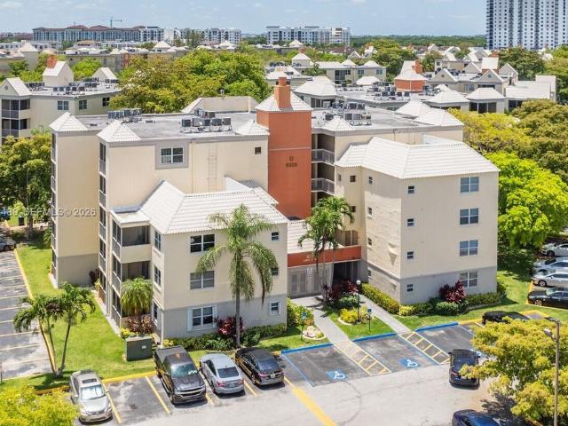 Luxury apartment complex for rent in Doral, Florida