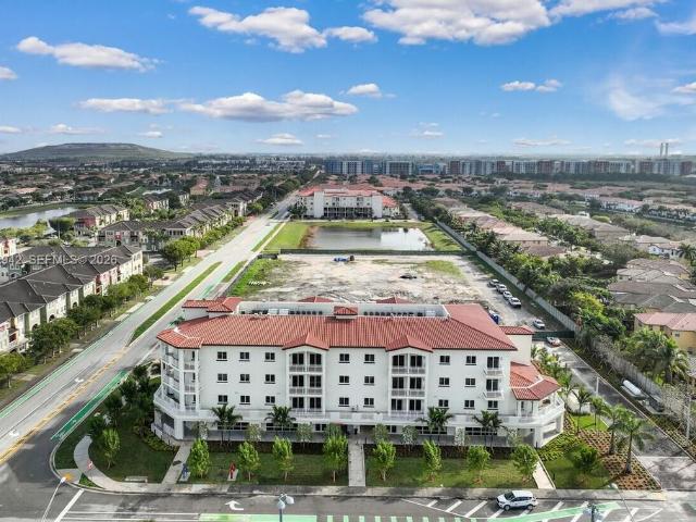 Luxury apartment complex for rent in Doral, Florida
