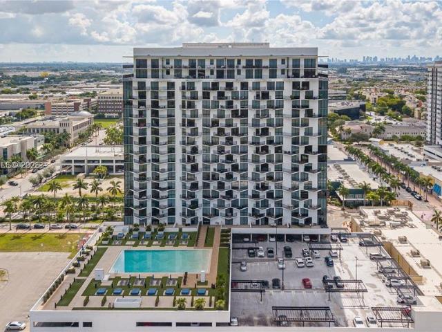 Luxury apartment complex for rent in Doral, Florida