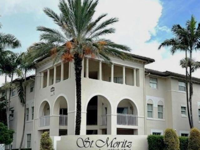 Luxury apartment complex for rent in Doral, Florida